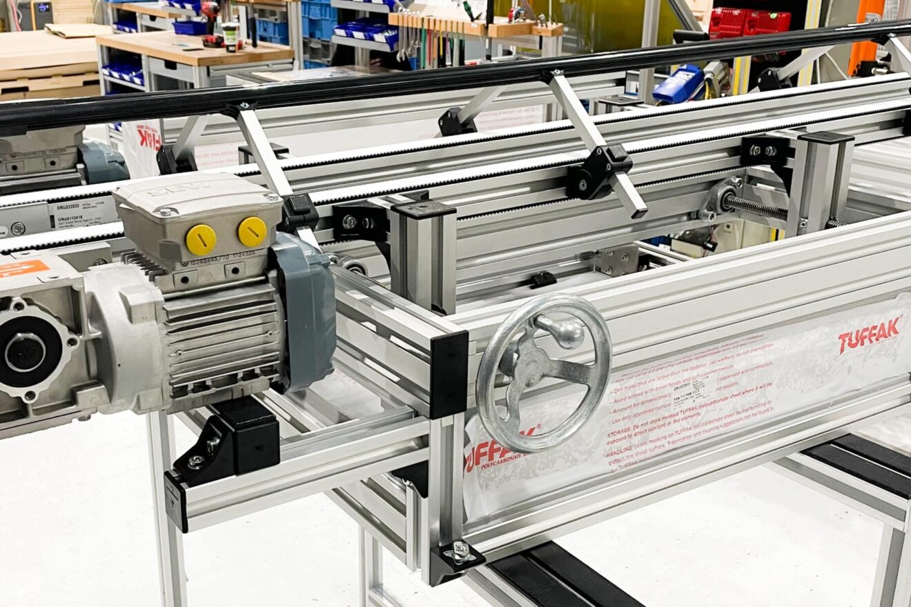 Combining Modular Belt Conveyors | Robotunits Application